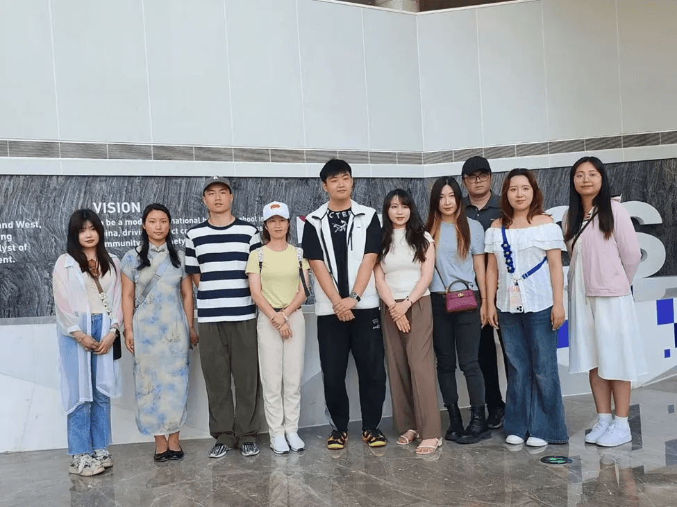 Hong Kong High School Students Visit XJTLU • China Admissions